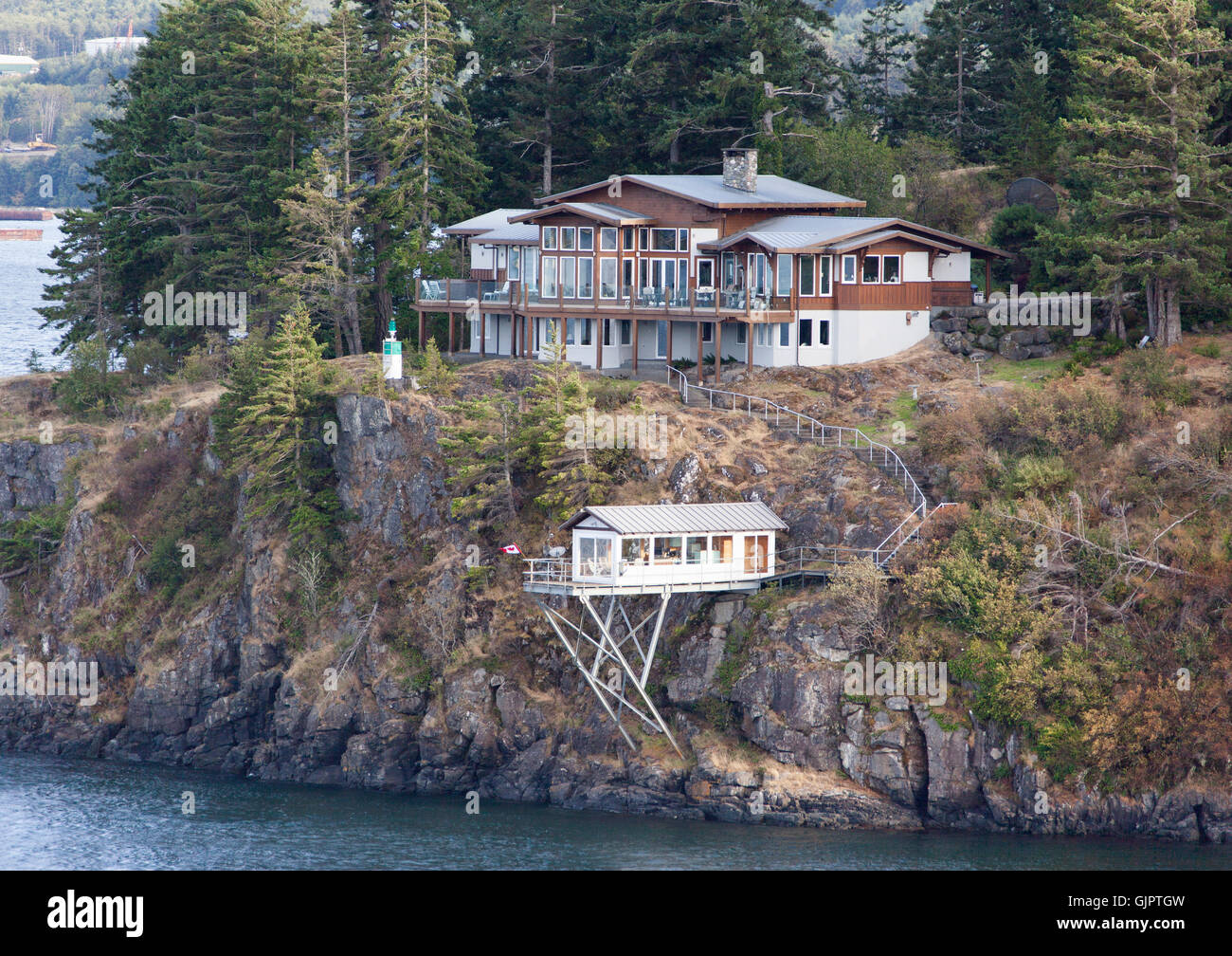 Built on cliff edge hi-res stock photography and images - Alamy