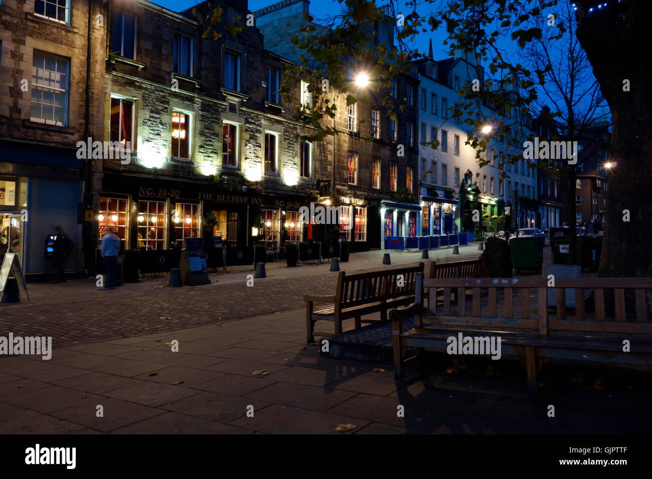 Beehive inn edinburgh hi-res stock photography and images - Alamy