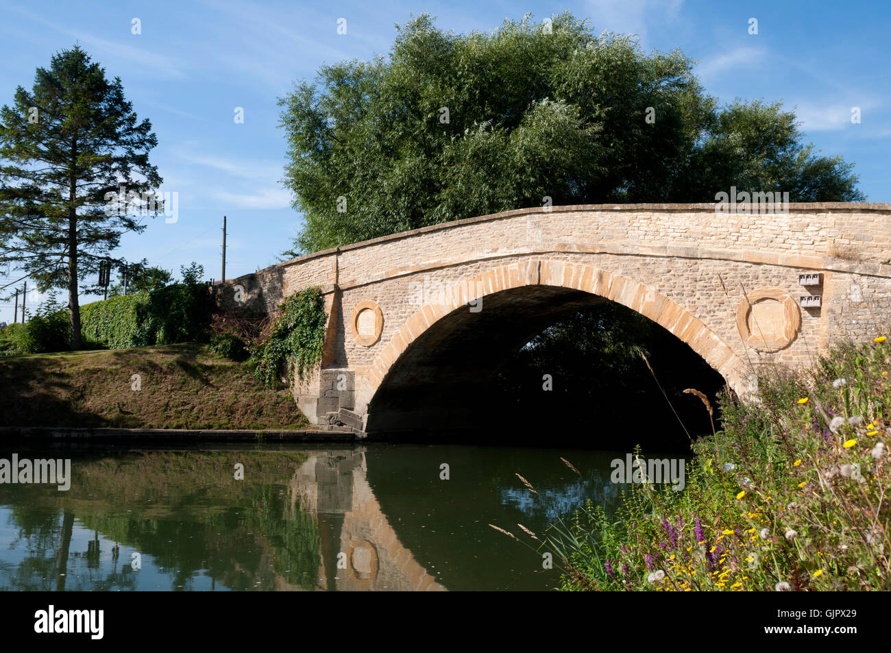 Tadpole Bridge High Resolution Stock Photography and Images - Alamy