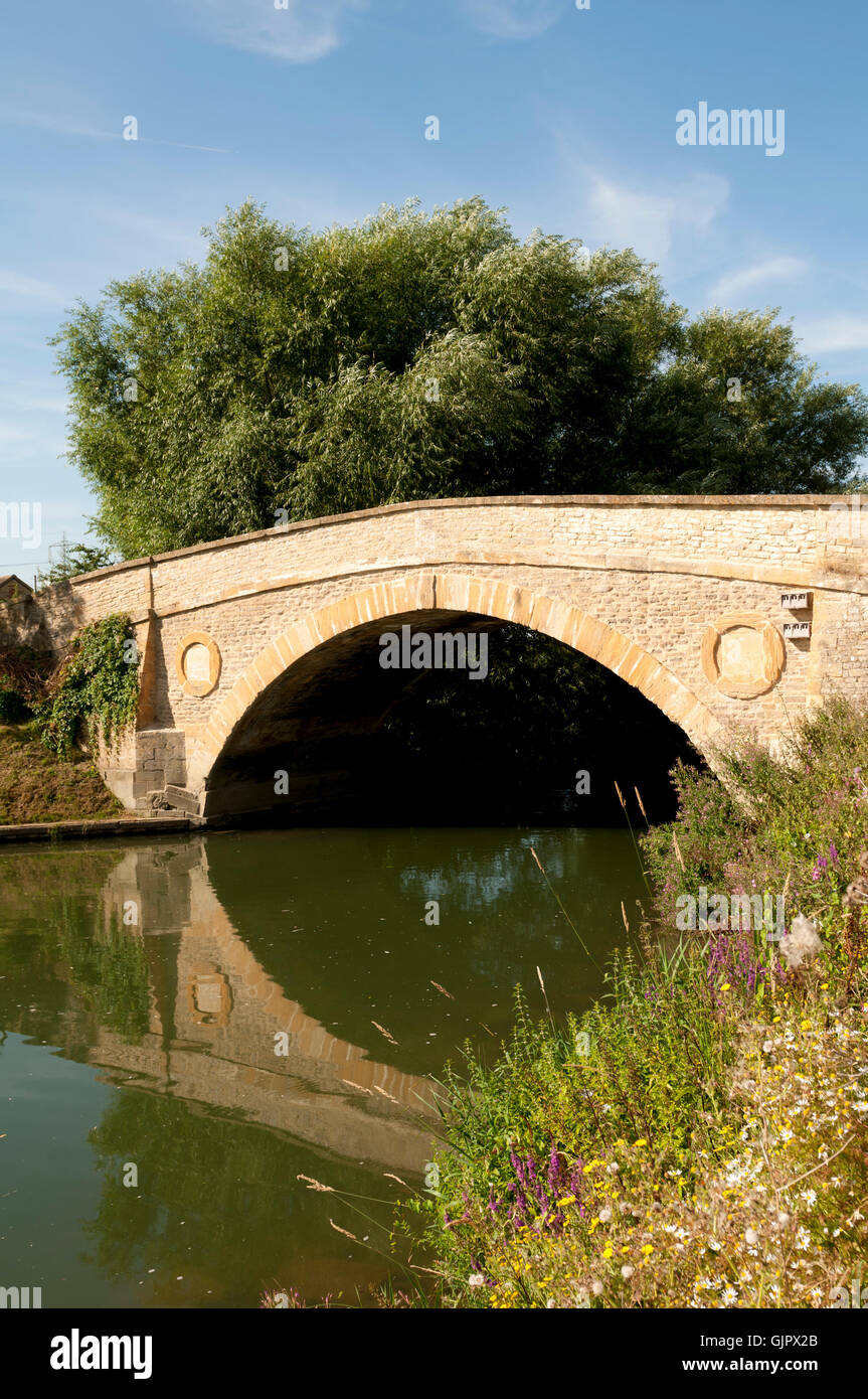 River Thames at Tadpole Bridge, Oxfordshire, England, UK Stock Photo ...