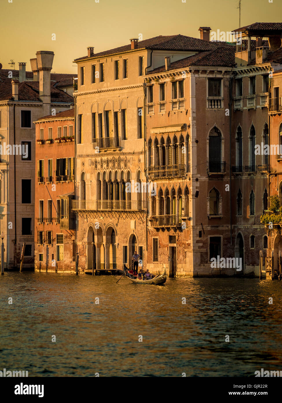 Single storey building hi-res stock photography and images - Alamy