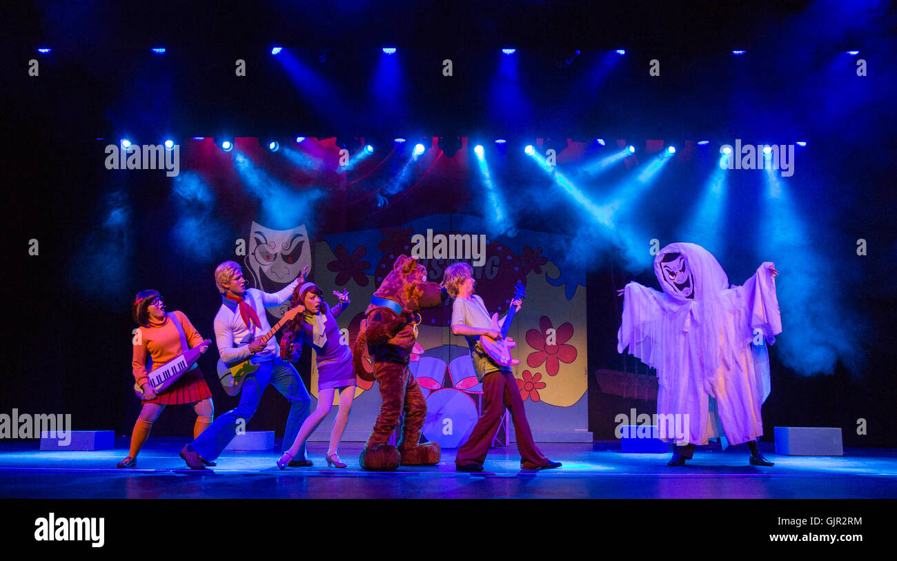 London, UK. 17 August 2016. L-R: Rebecca Withers, Chris Warner Drake ...