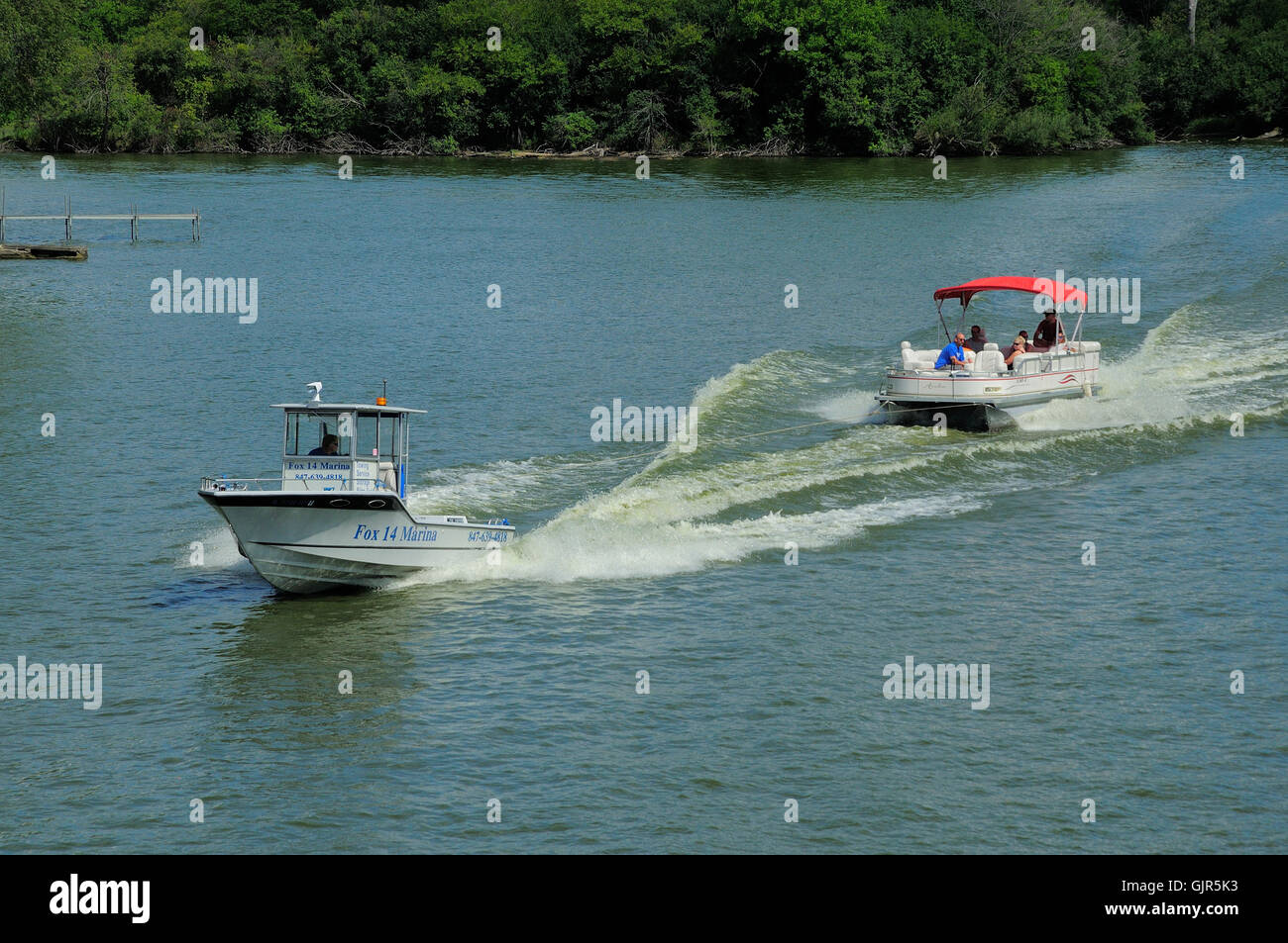 Boat being towed hi-res stock photography and images - Alamy