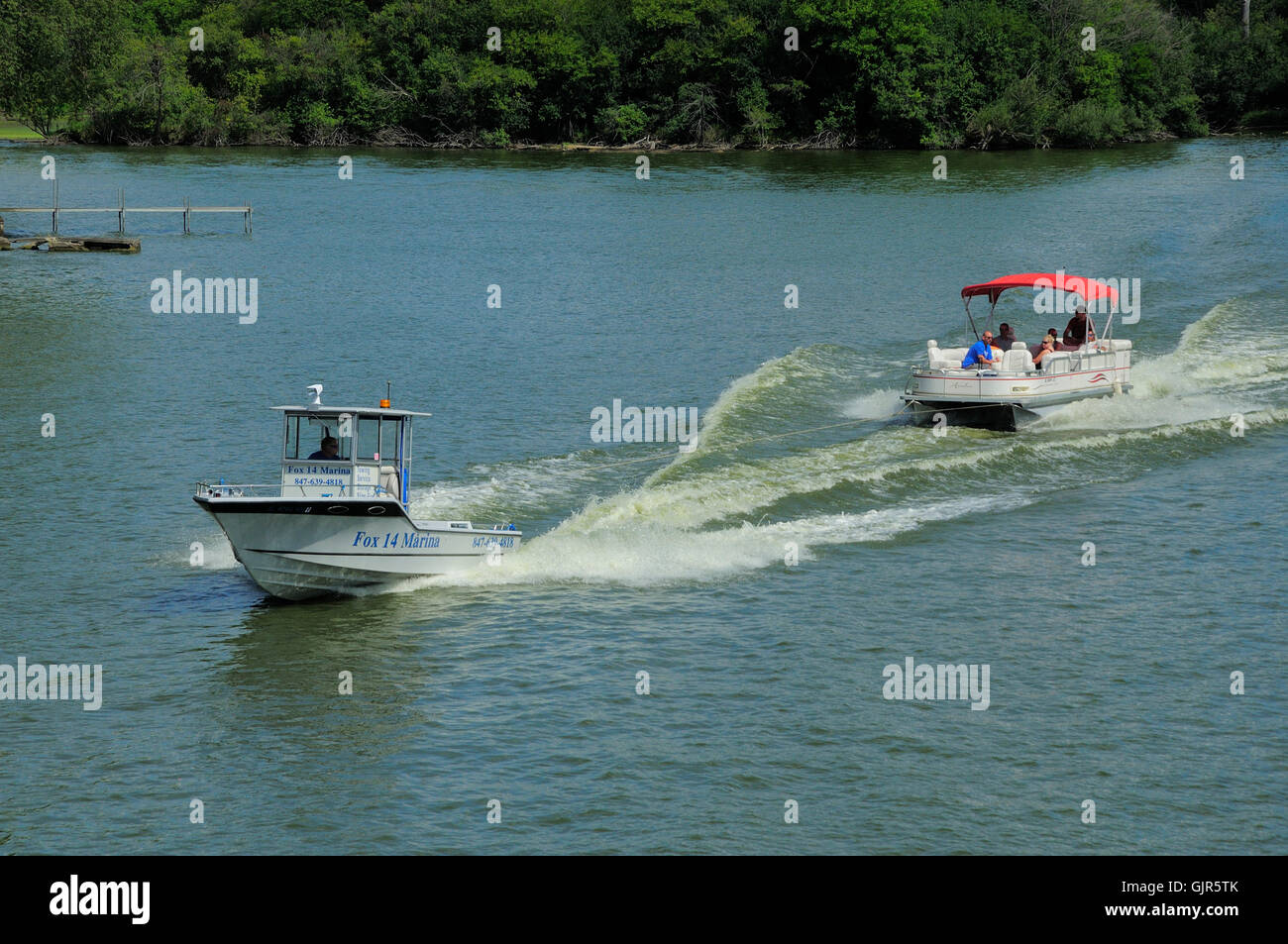 Boat being towed hi-res stock photography and images - Alamy