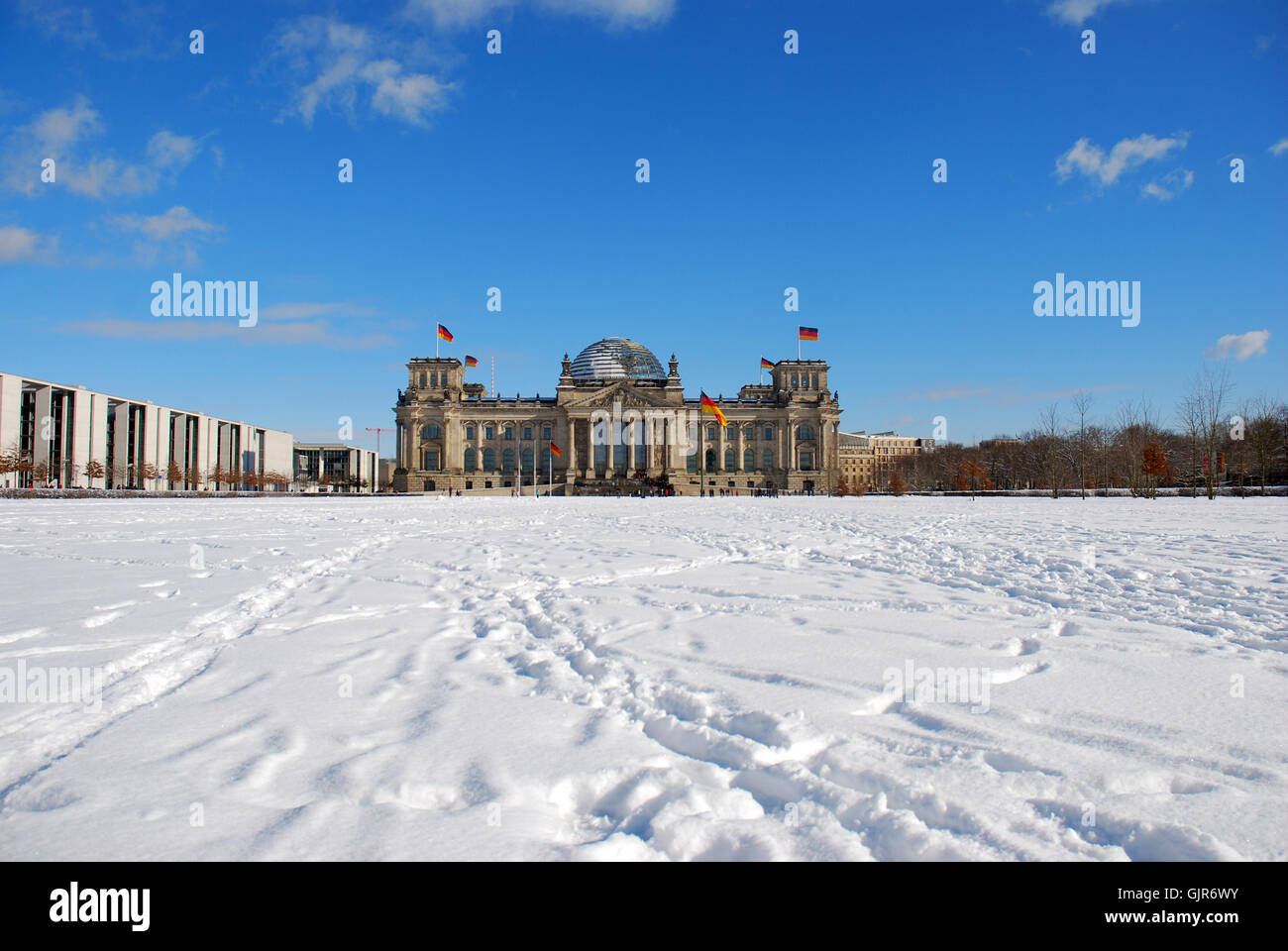 German capital snow hi-res stock photography and images - Alamy