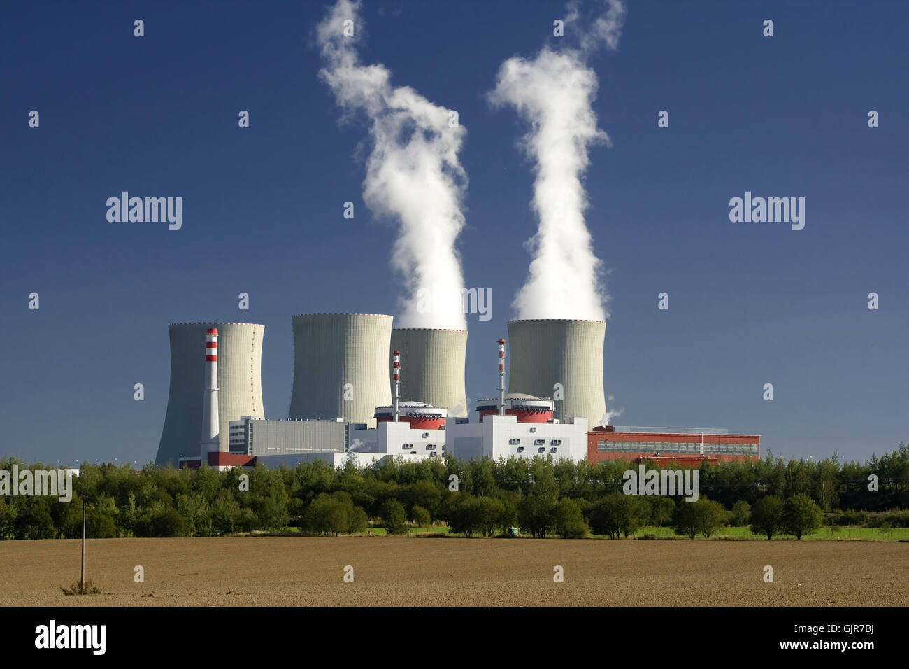 nuclear plant smoke Stock Photo - Alamy