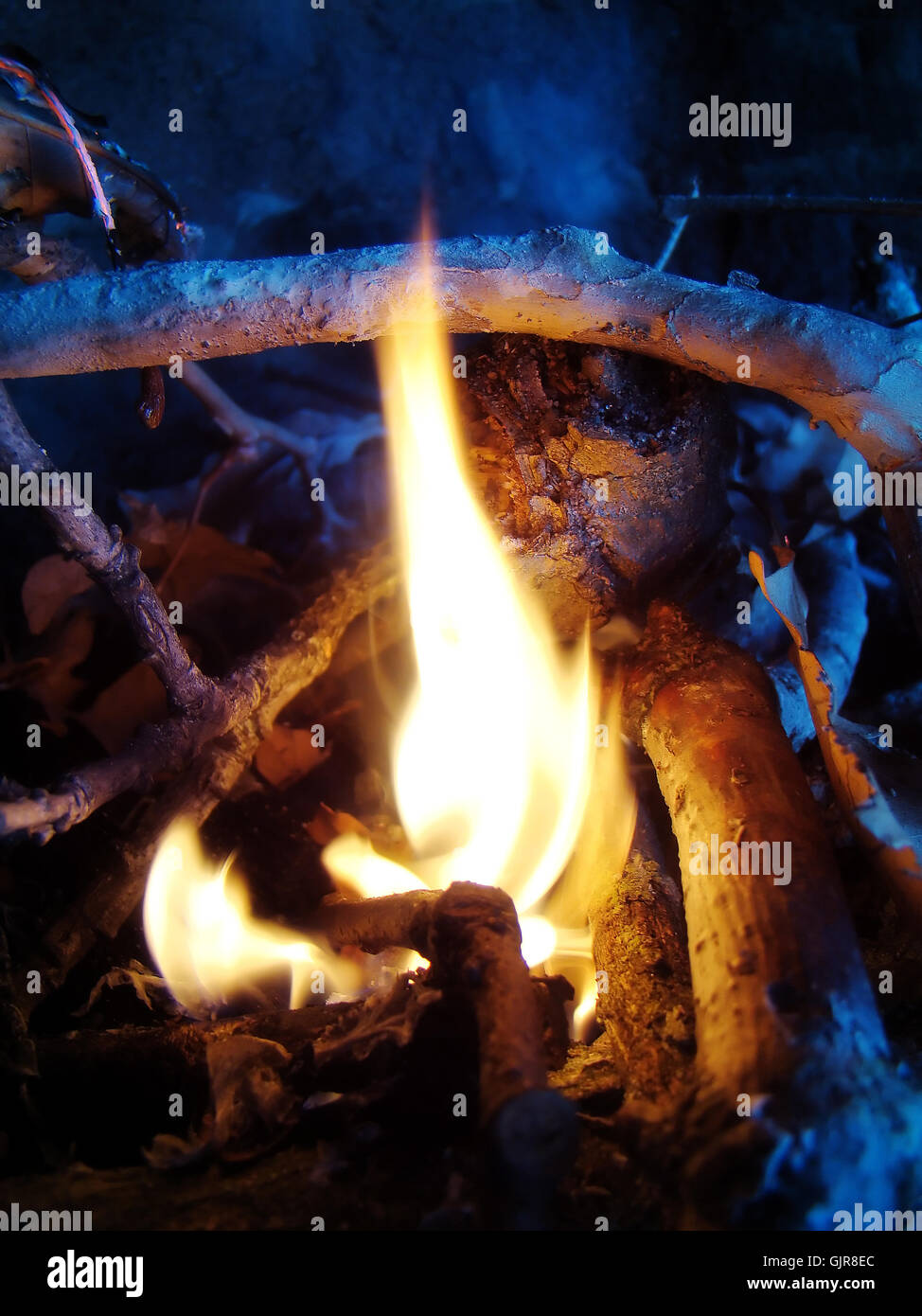 Bonfire fire tropical hi-res stock photography and images - Alamy