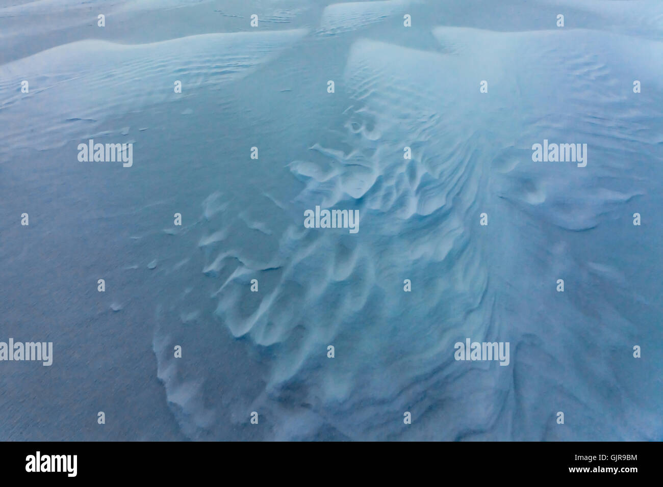 Drifting snowscape hi-res stock photography and images - Alamy