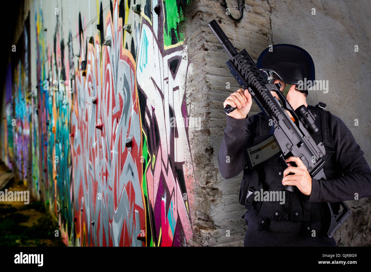 Street Assault , riot police Stock Photo - Alamy