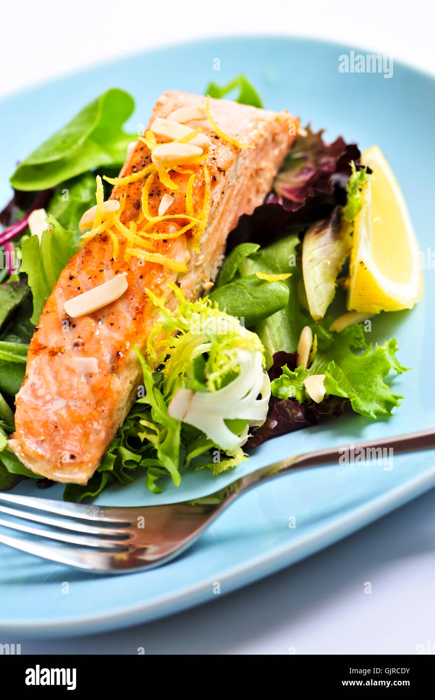 Boiling fillets fish hi-res stock photography and images - Alamy