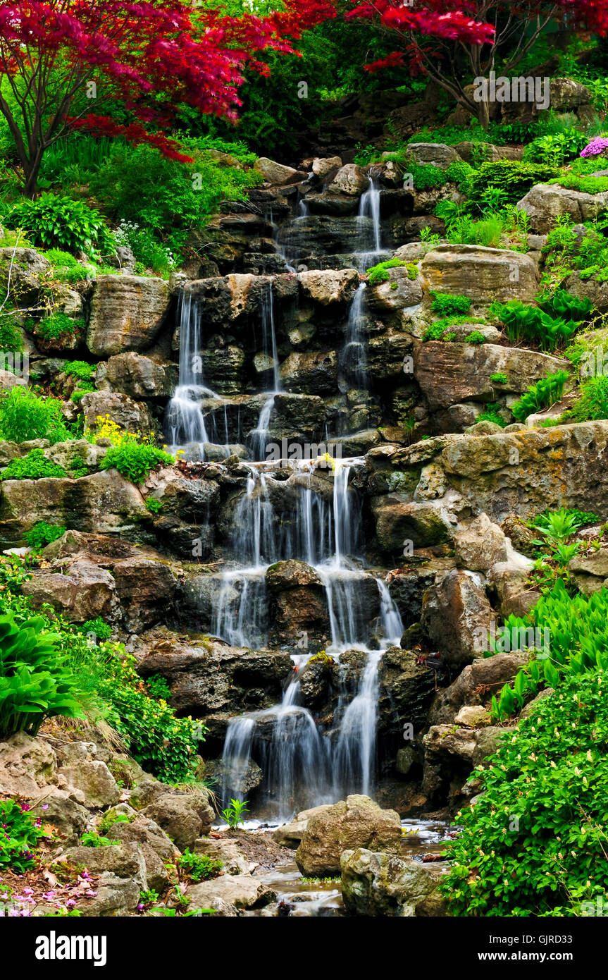 Garden waterfall hi-res stock photography and images - Alamy