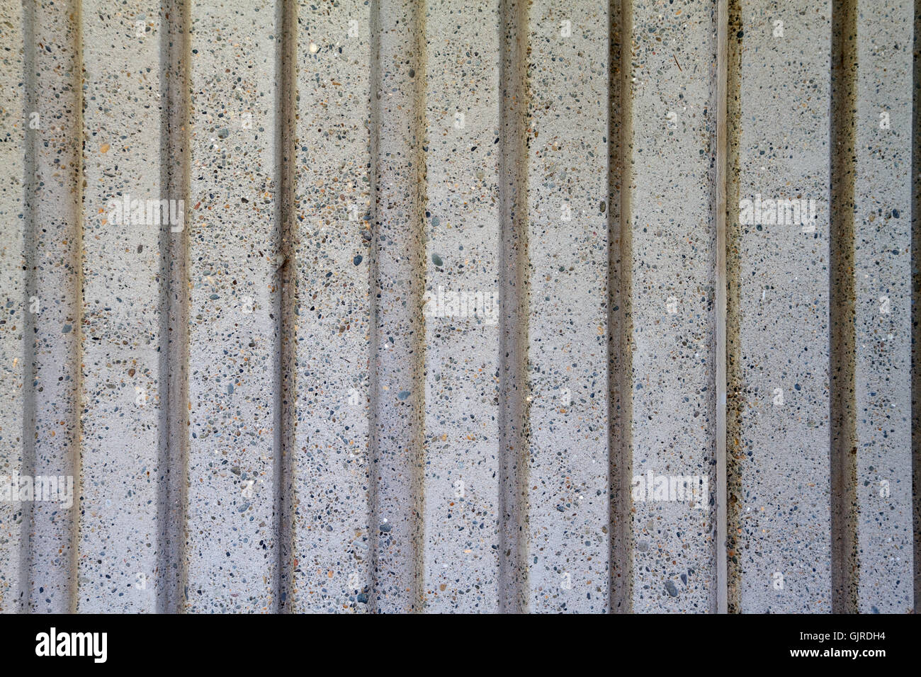 Vertical grooved wall Stock Photo - Alamy
