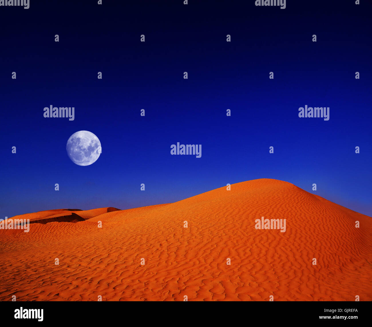 Night moon pyramids hi-res stock photography and images - Alamy