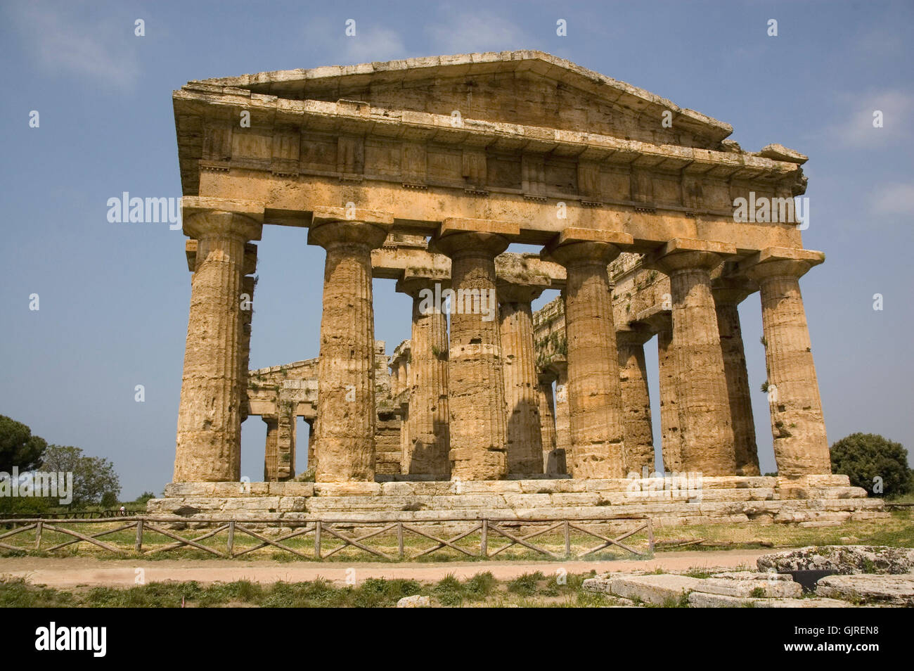 temple neptune italy Stock Photo - Alamy