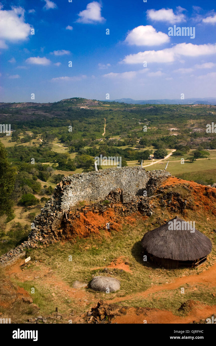 Zimbabwe hut hi-res stock photography and images - Alamy