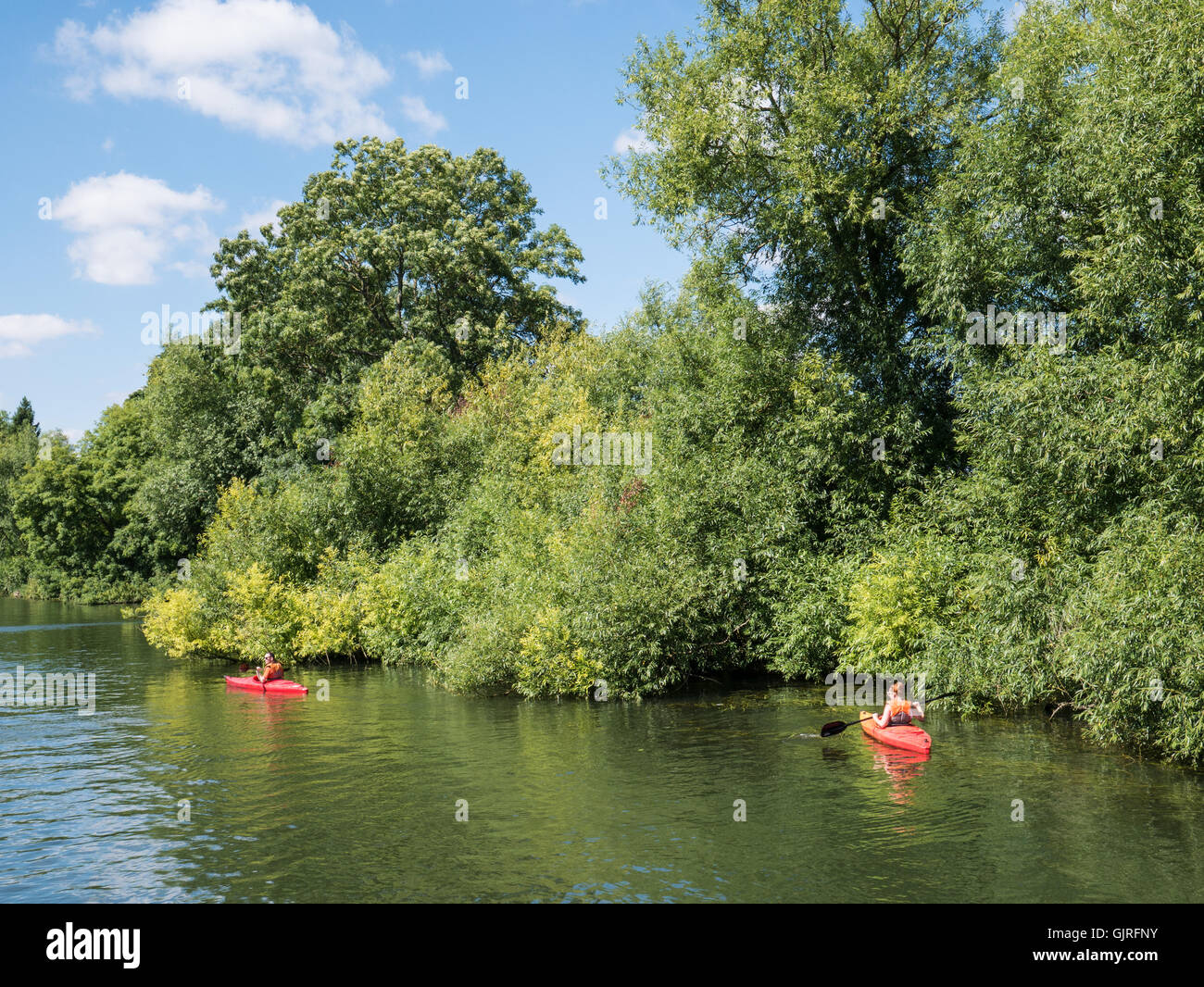 Cannoing river thames hi-res stock photography and images - Alamy