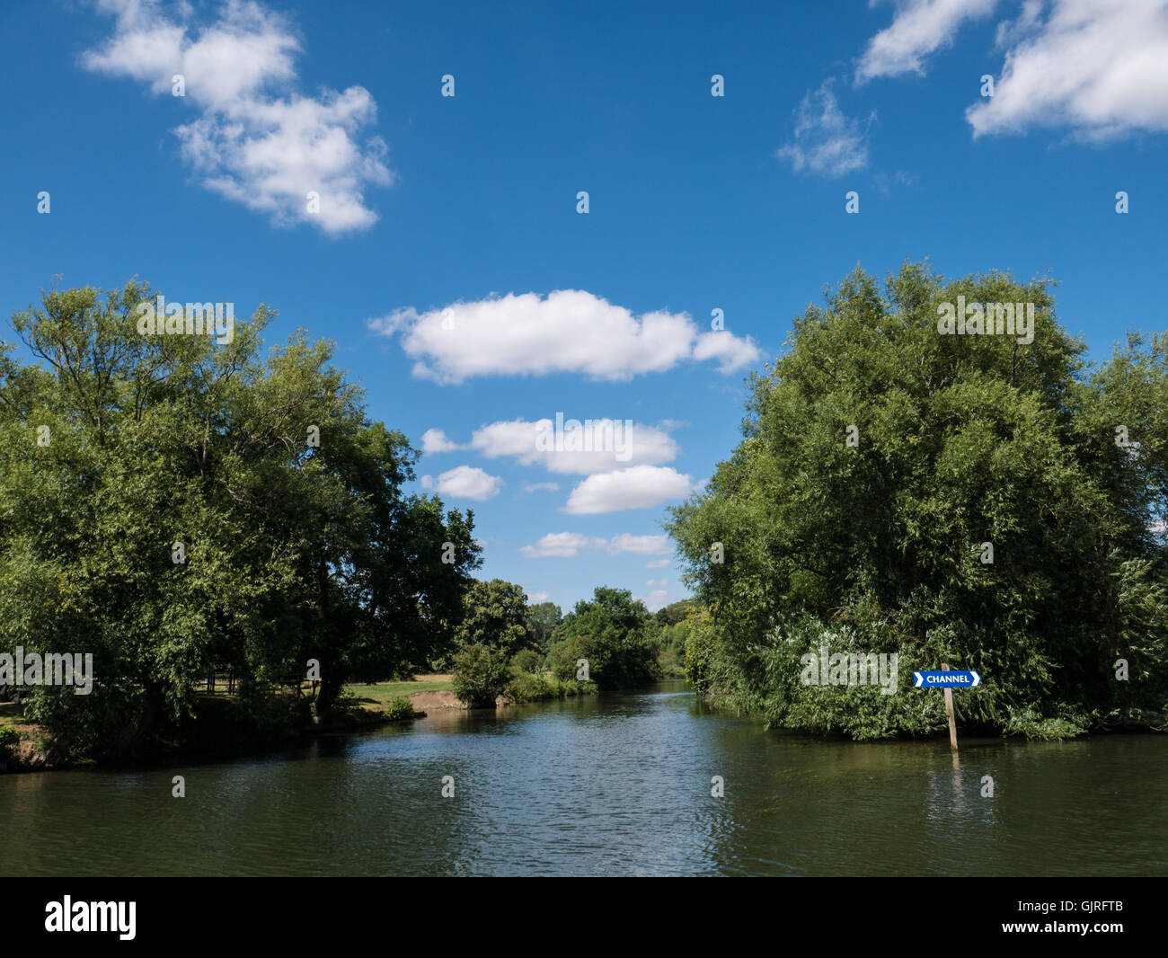 River Channel Sign, River Thames, Reading, Berkshire, England, UK, GB ...
