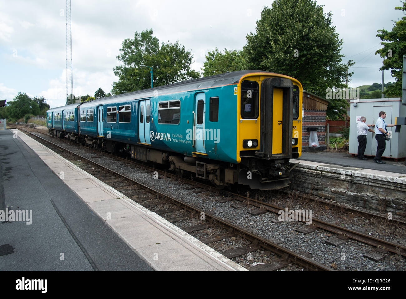 Class 150 train hi-res stock photography and images - Alamy