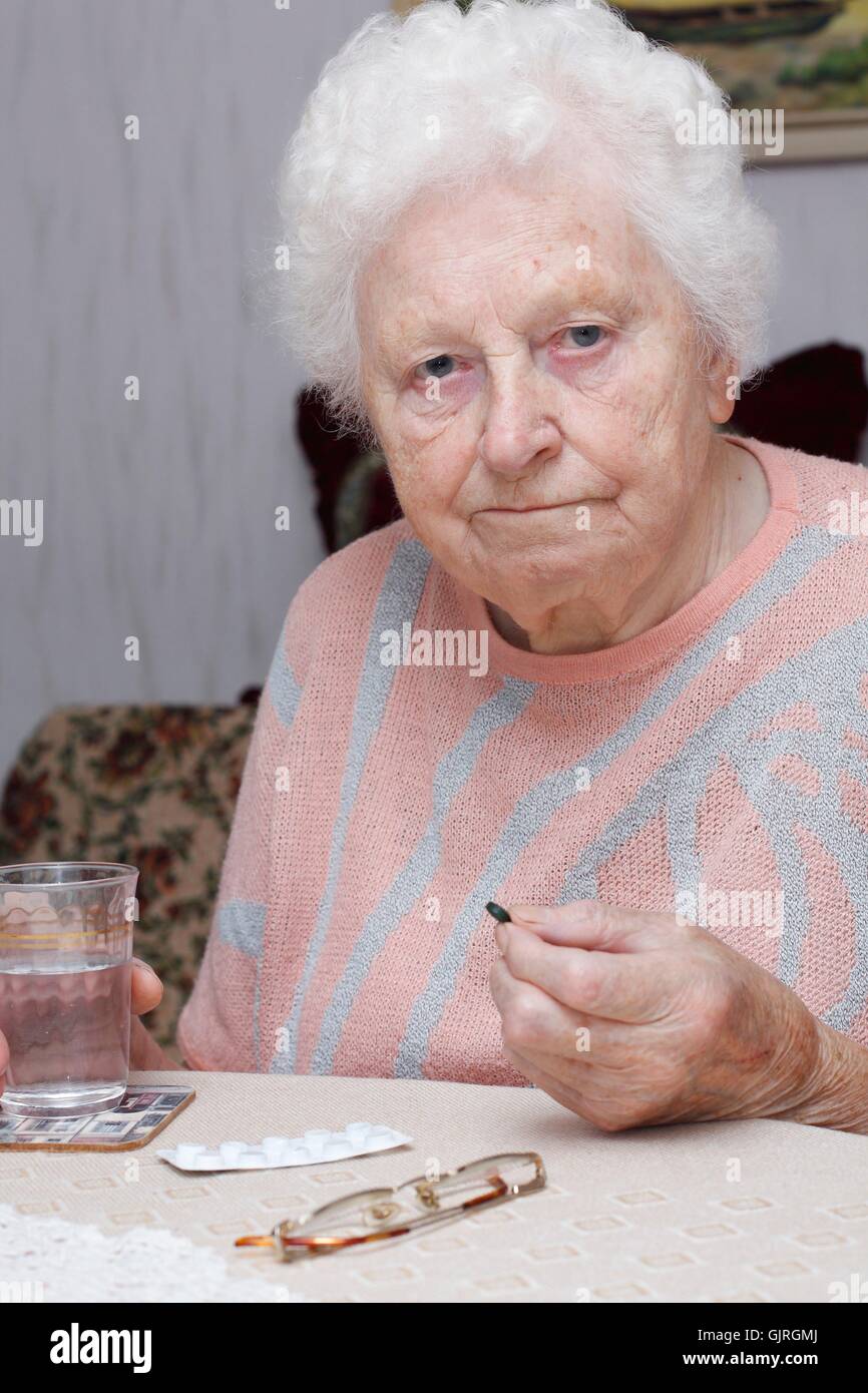 Sleeping tablets woman hi-res stock photography and images - Alamy