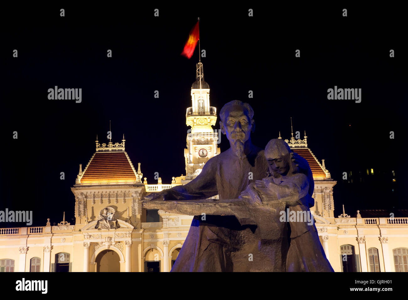 statue night nighttime Stock Photo - Alamy