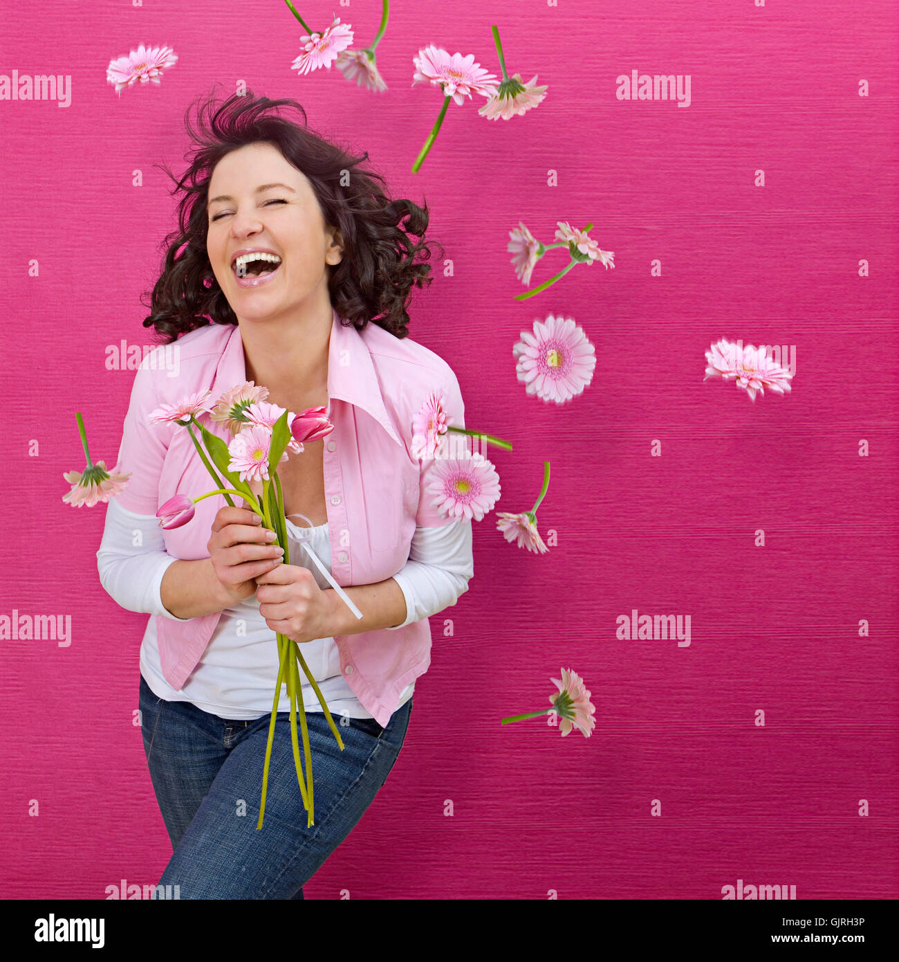 Throw flowers in hand hi-res stock photography and images - Alamy