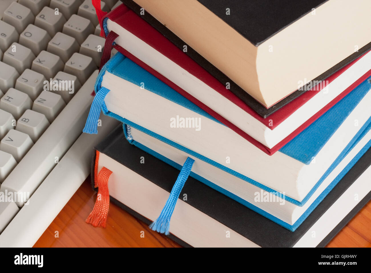 Books pc computers computer hi-res stock photography and images - Alamy