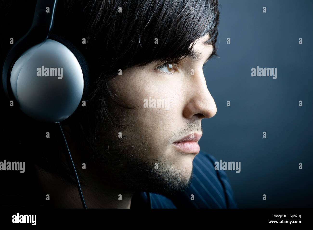 Listen portrait young persons hi-res stock photography and images - Alamy