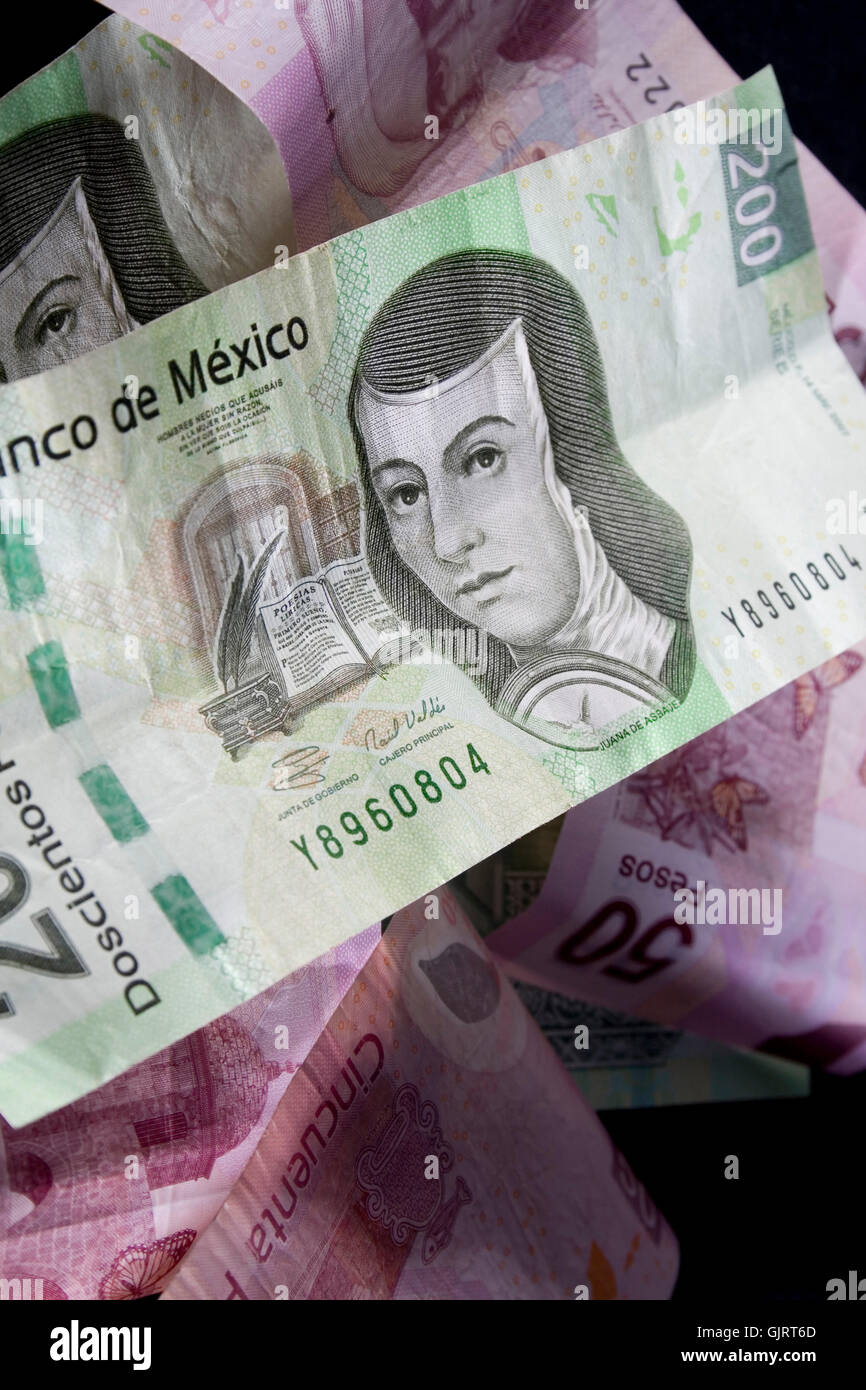 Mexican peso notes hi-res stock photography and images - Alamy