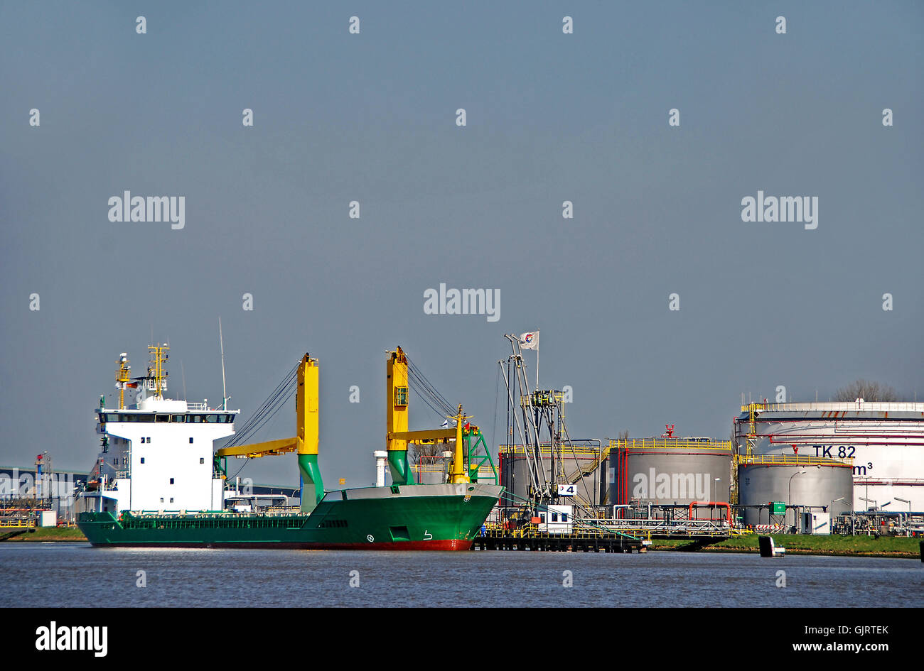 harbor harbours raw material Stock Photo - Alamy