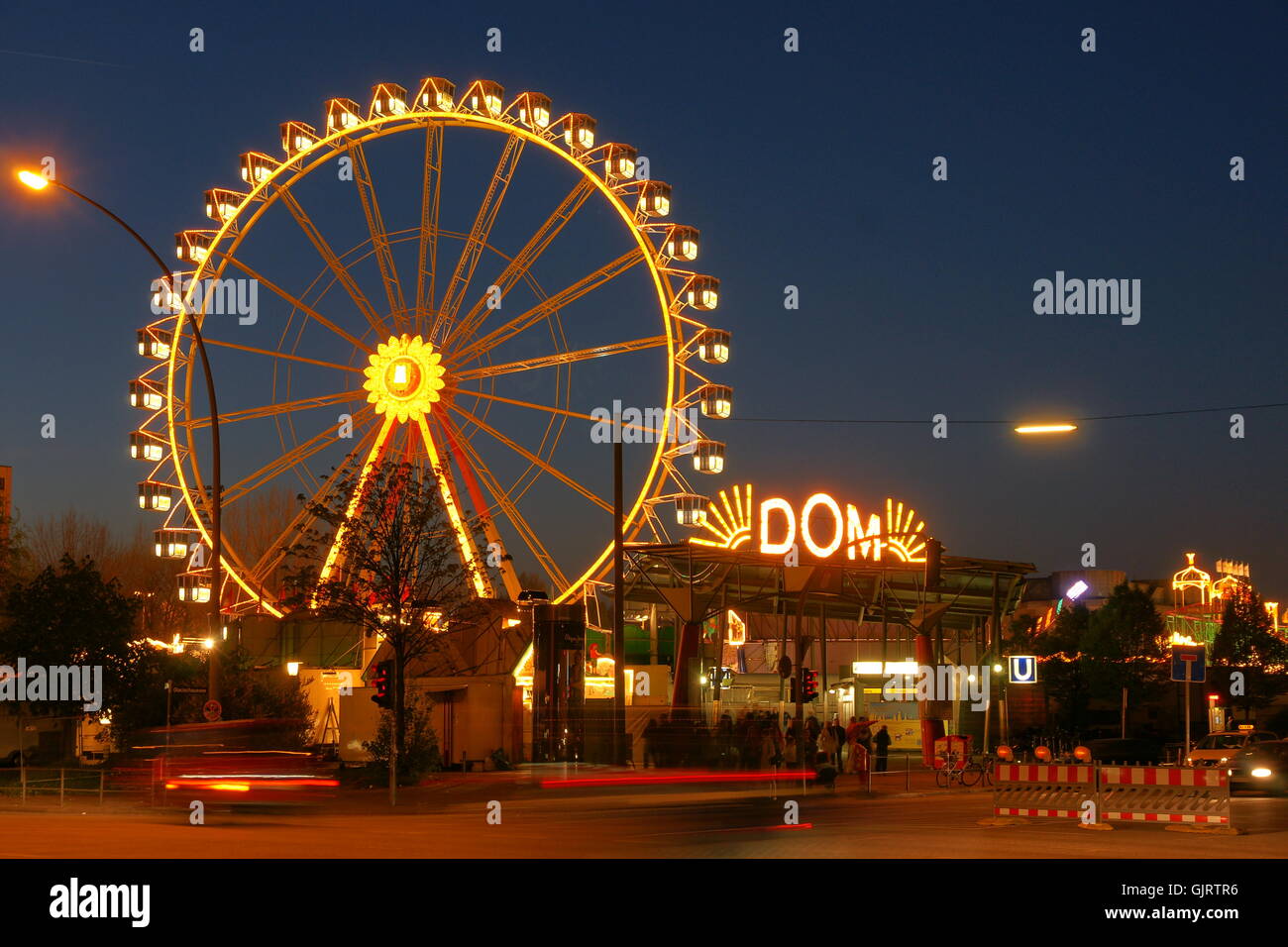 Ferris wheel cathedral fair hi-res stock photography and images - Alamy