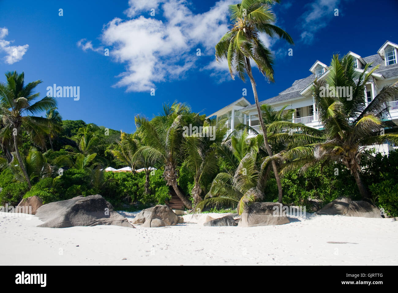 house building beach Stock Photo - Alamy
