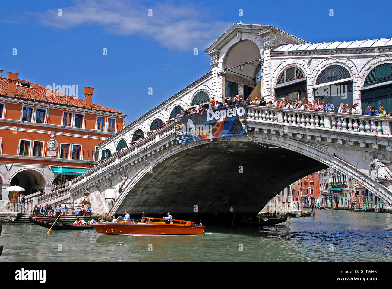 Rialto bridge and canal grande hi-res stock photography and images - Alamy