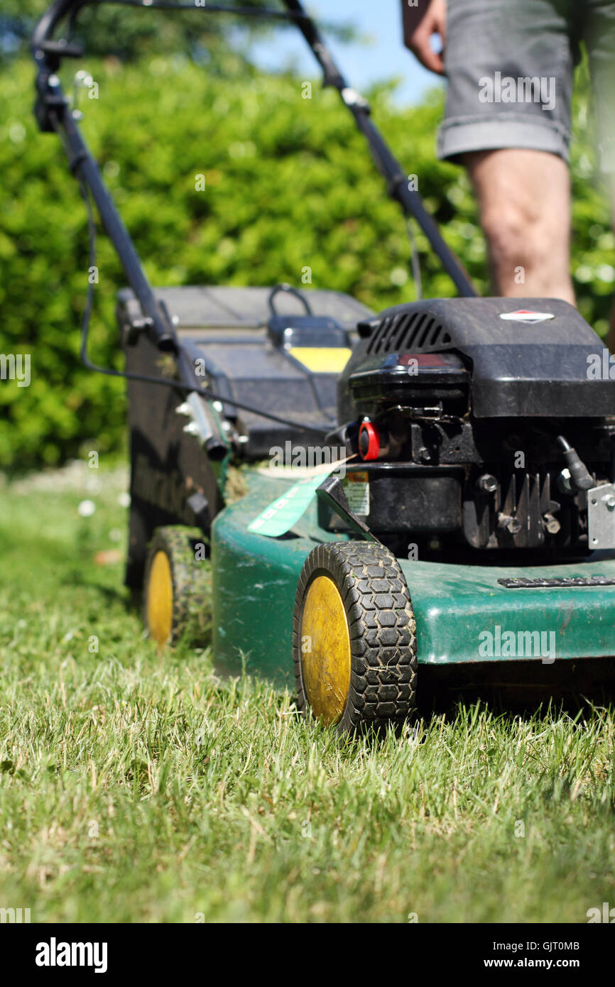 Lawn mowers hi-res stock photography and images - Alamy
