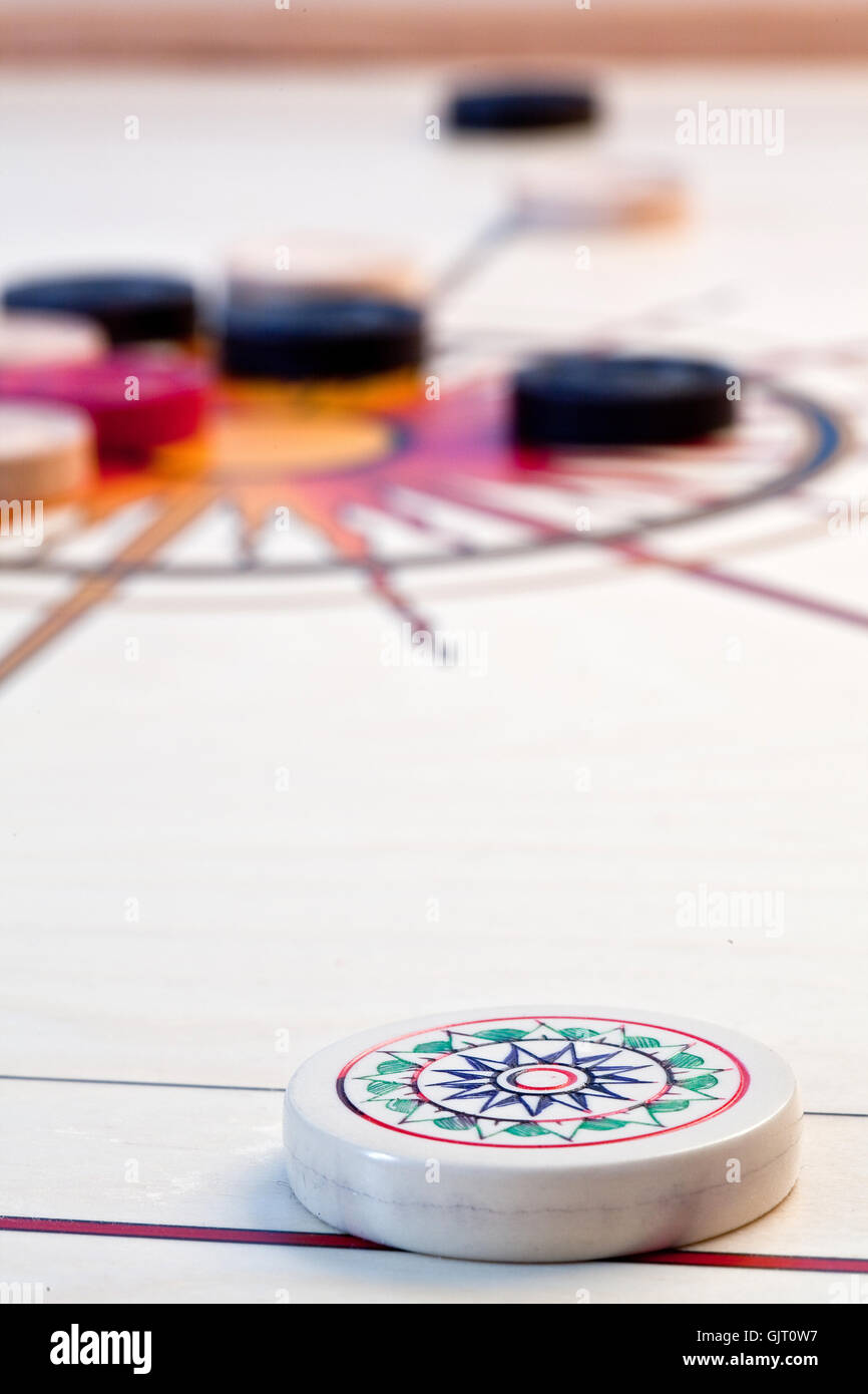 Carrom board hi-res stock photography and images - Alamy