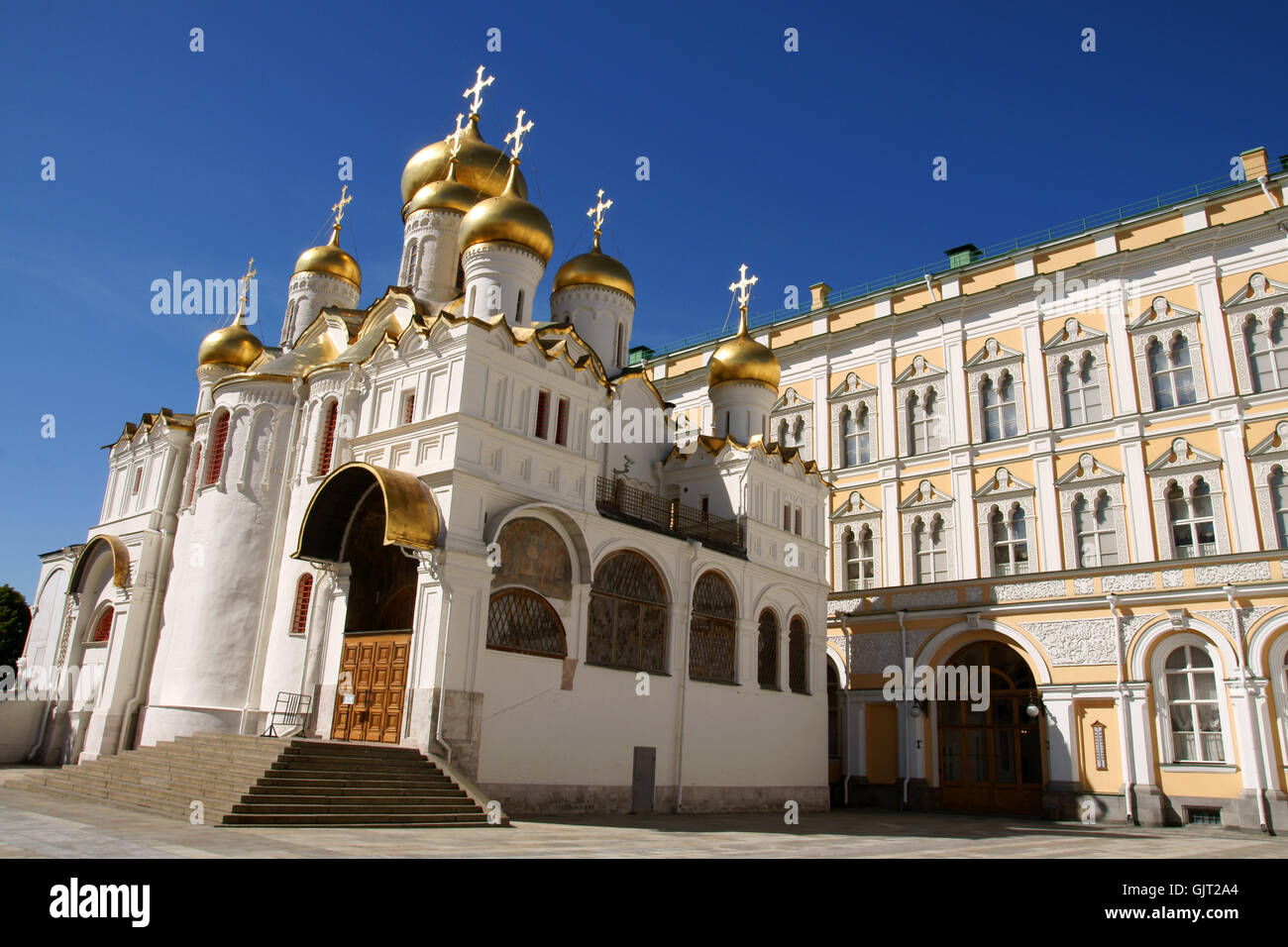 Church with square hi-res stock photography and images - Alamy
