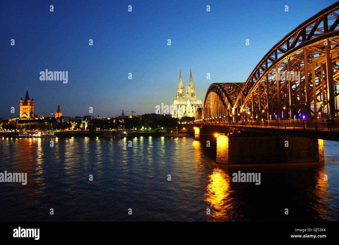 Rheinufer hi-res stock photography and images - Alamy