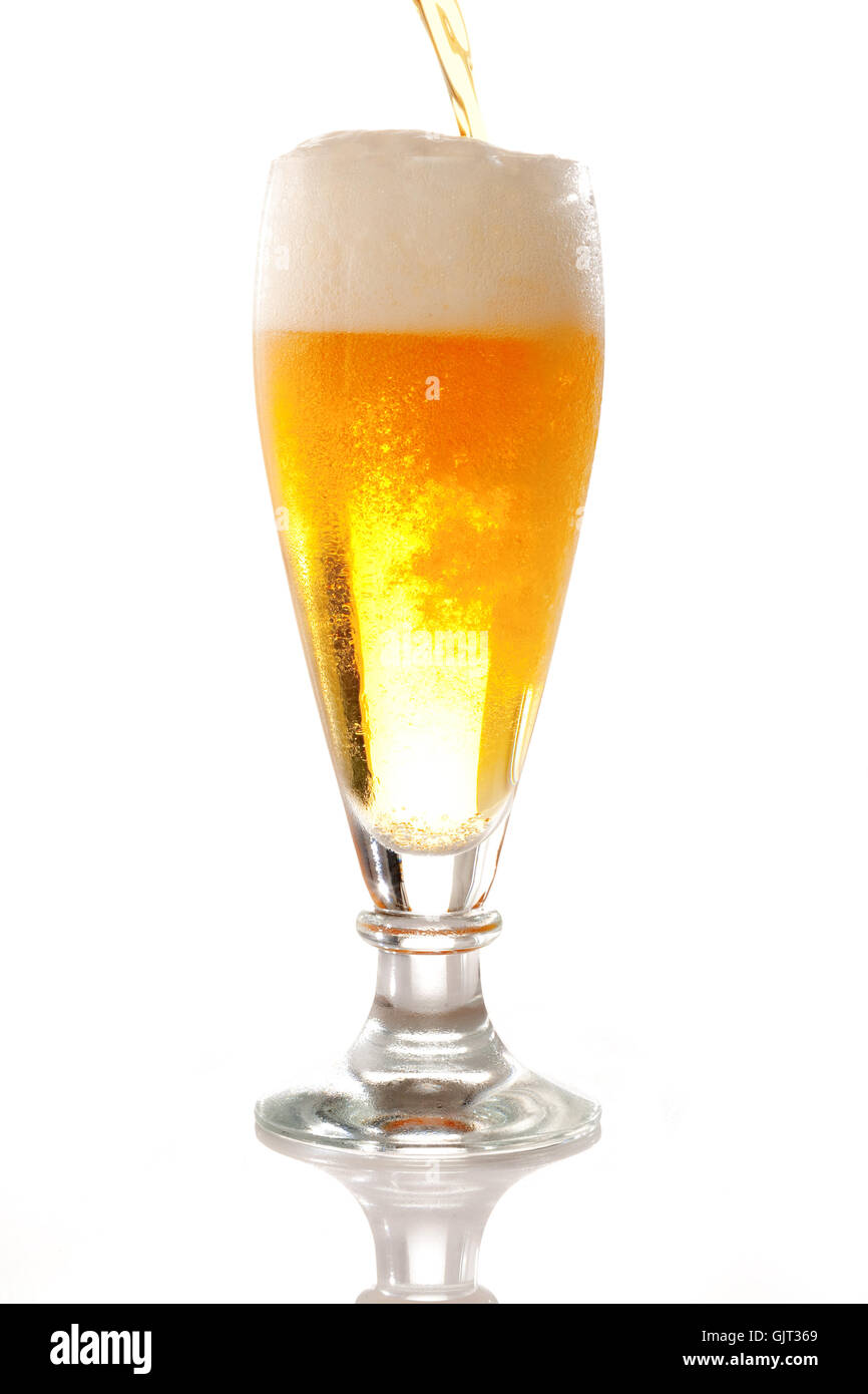 Pour beers hi-res stock photography and images - Alamy