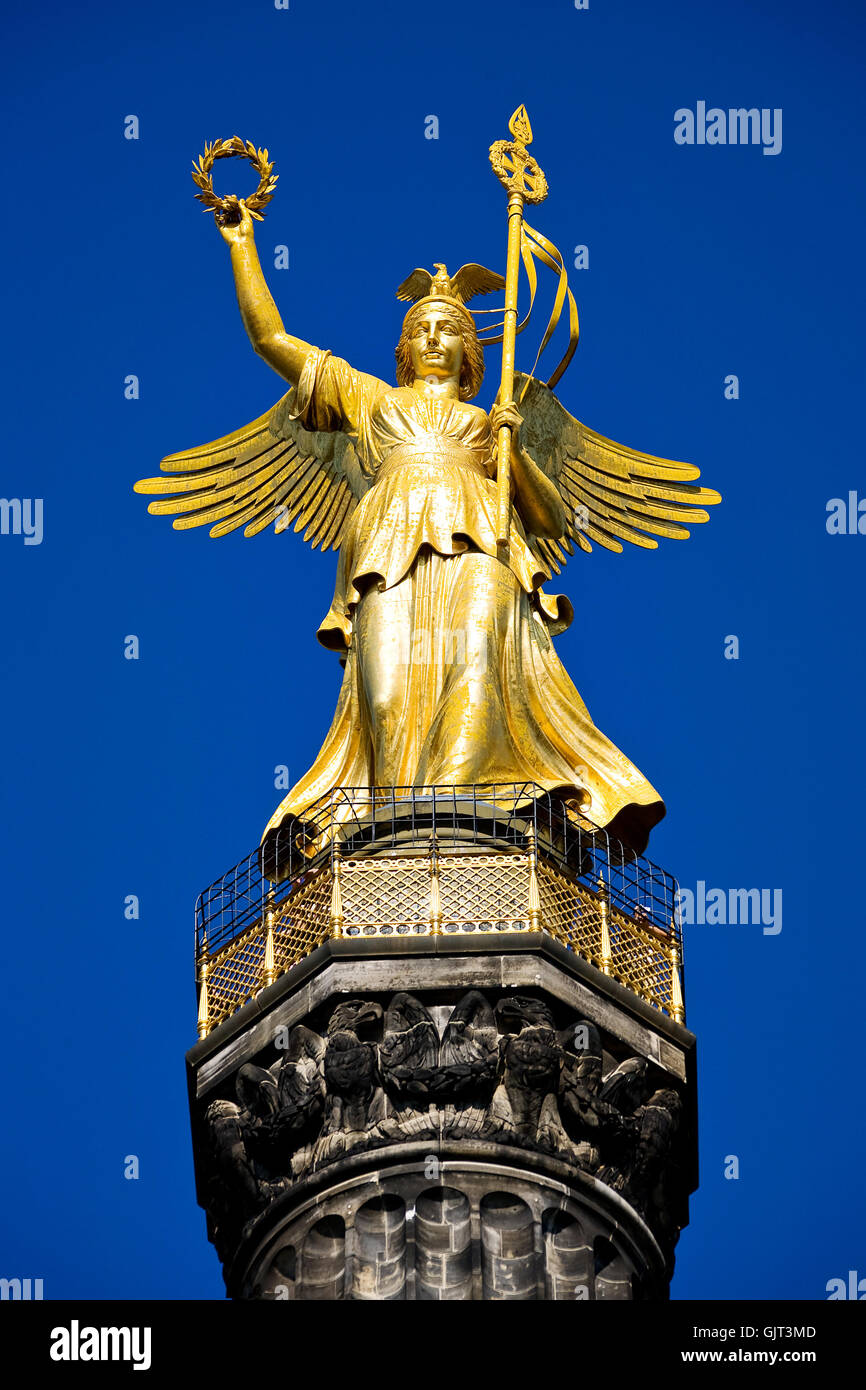 Viktoria statue hi-res stock photography and images - Alamy