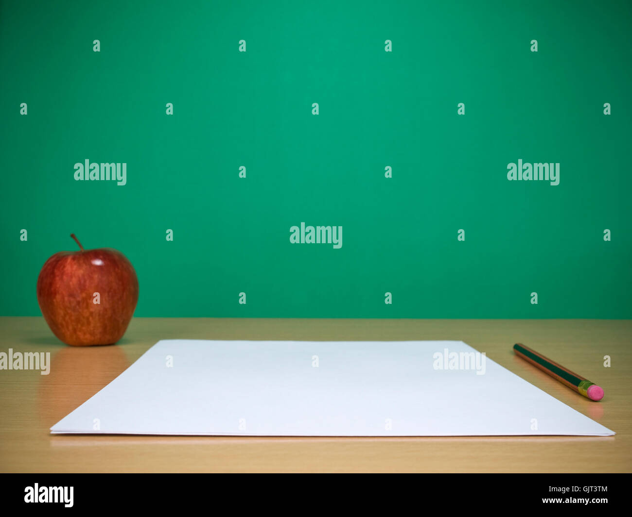Green sheet hi-res stock photography and images - Alamy
