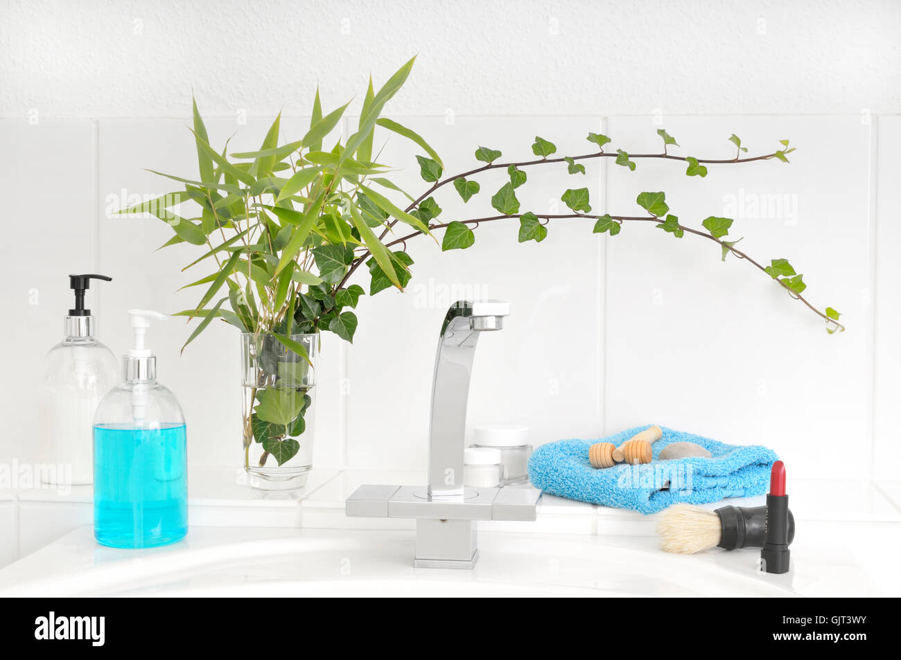 bamboo wash basin tap Stock Photo - Alamy
