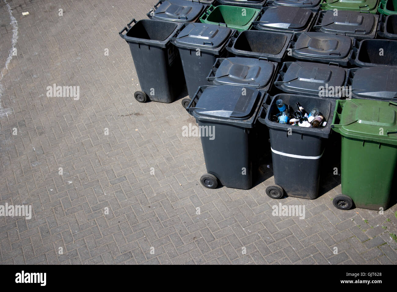 trash recycling rubbish Stock Photo - Alamy