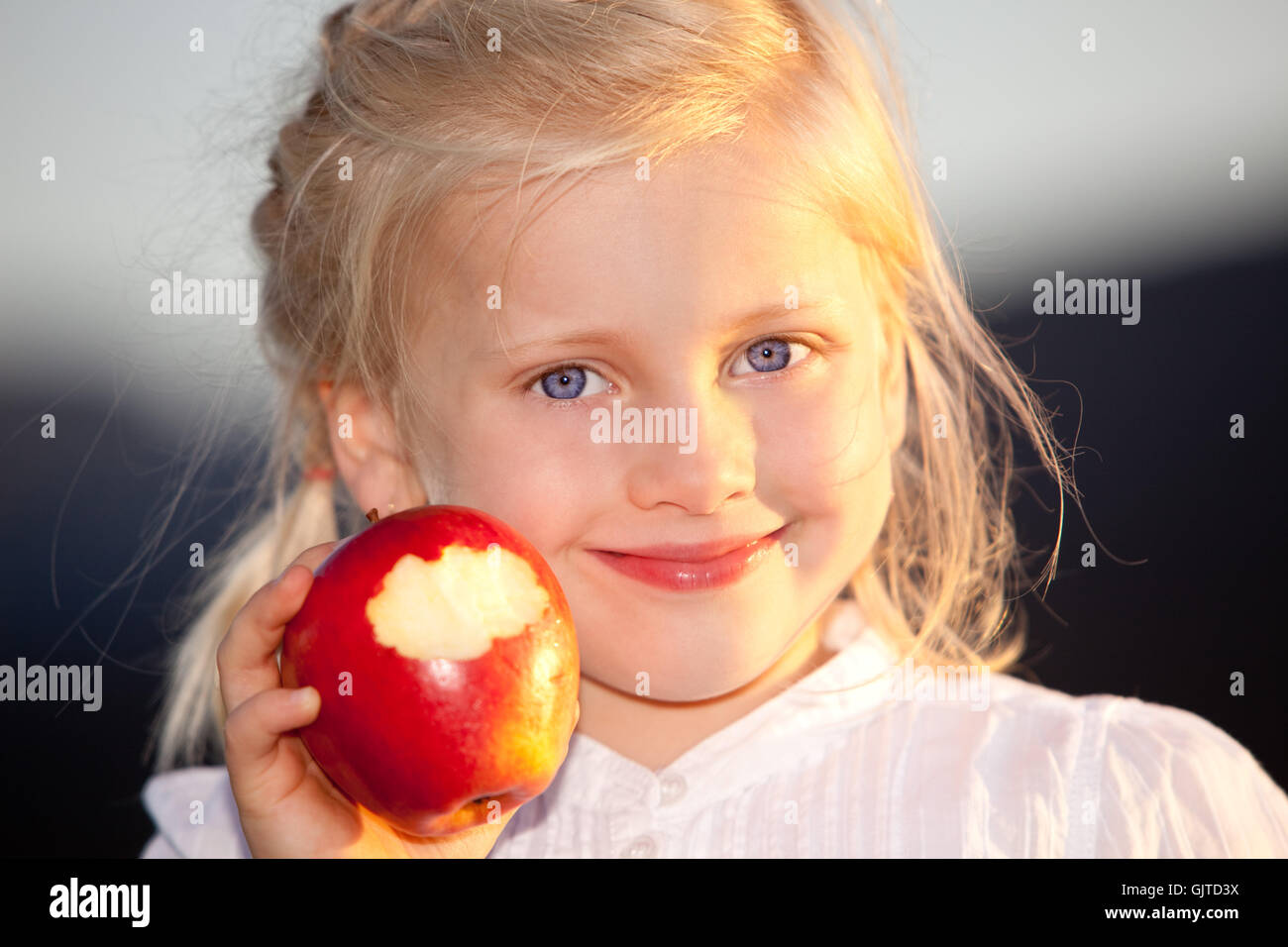 laugh laughs laughing Stock Photo - Alamy