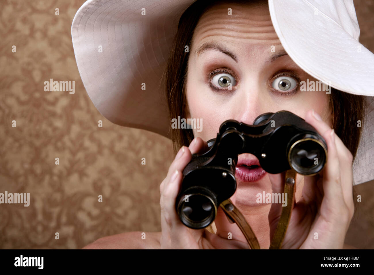 Opera glasses woman hi-res stock photography and images - Alamy