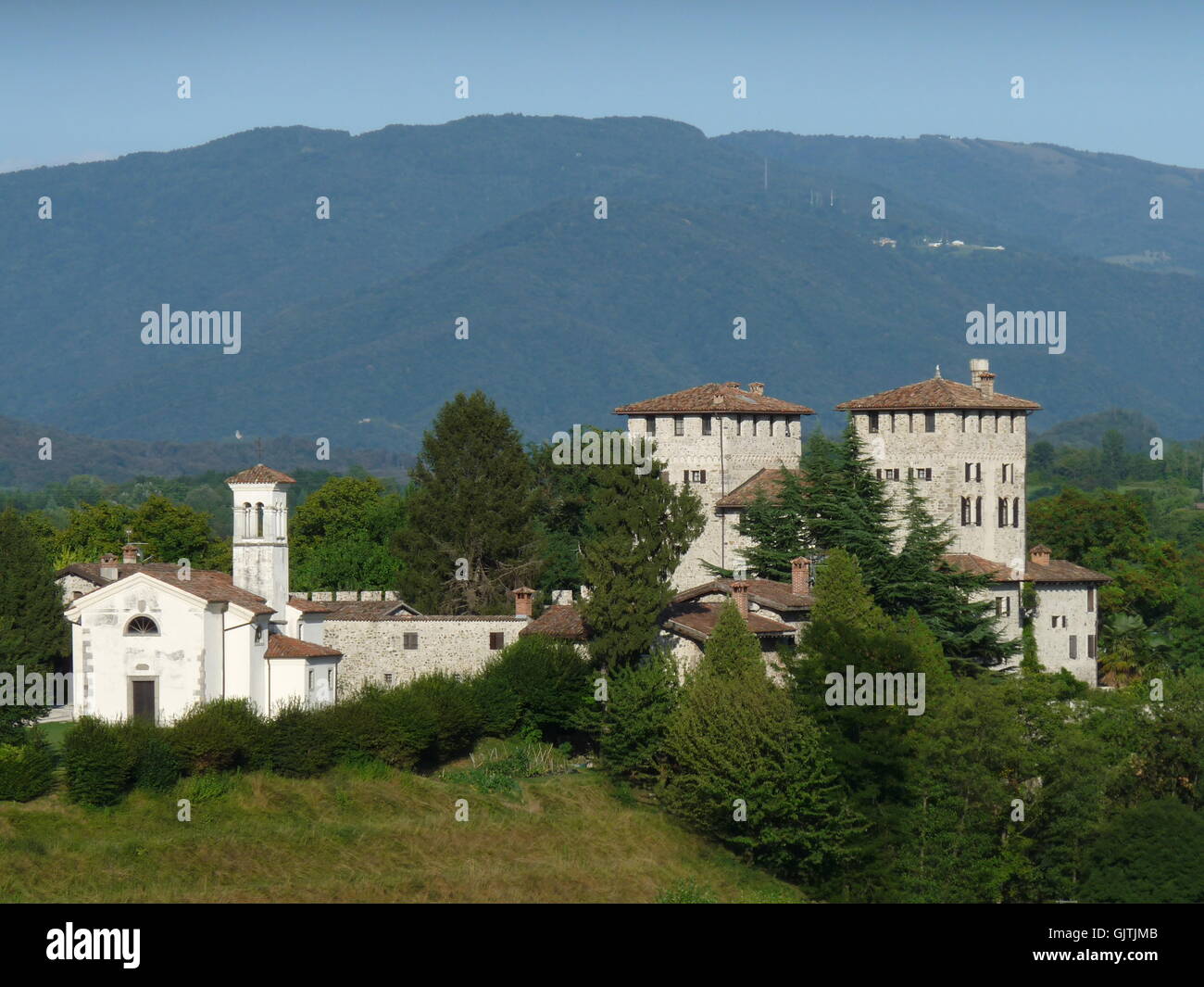 Castle alps hi-res stock photography and images - Alamy