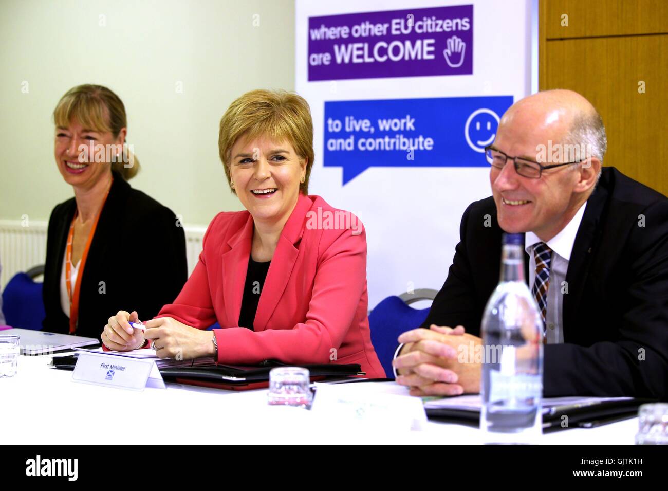 Left right leslie evans hi-res stock photography and images - Alamy
