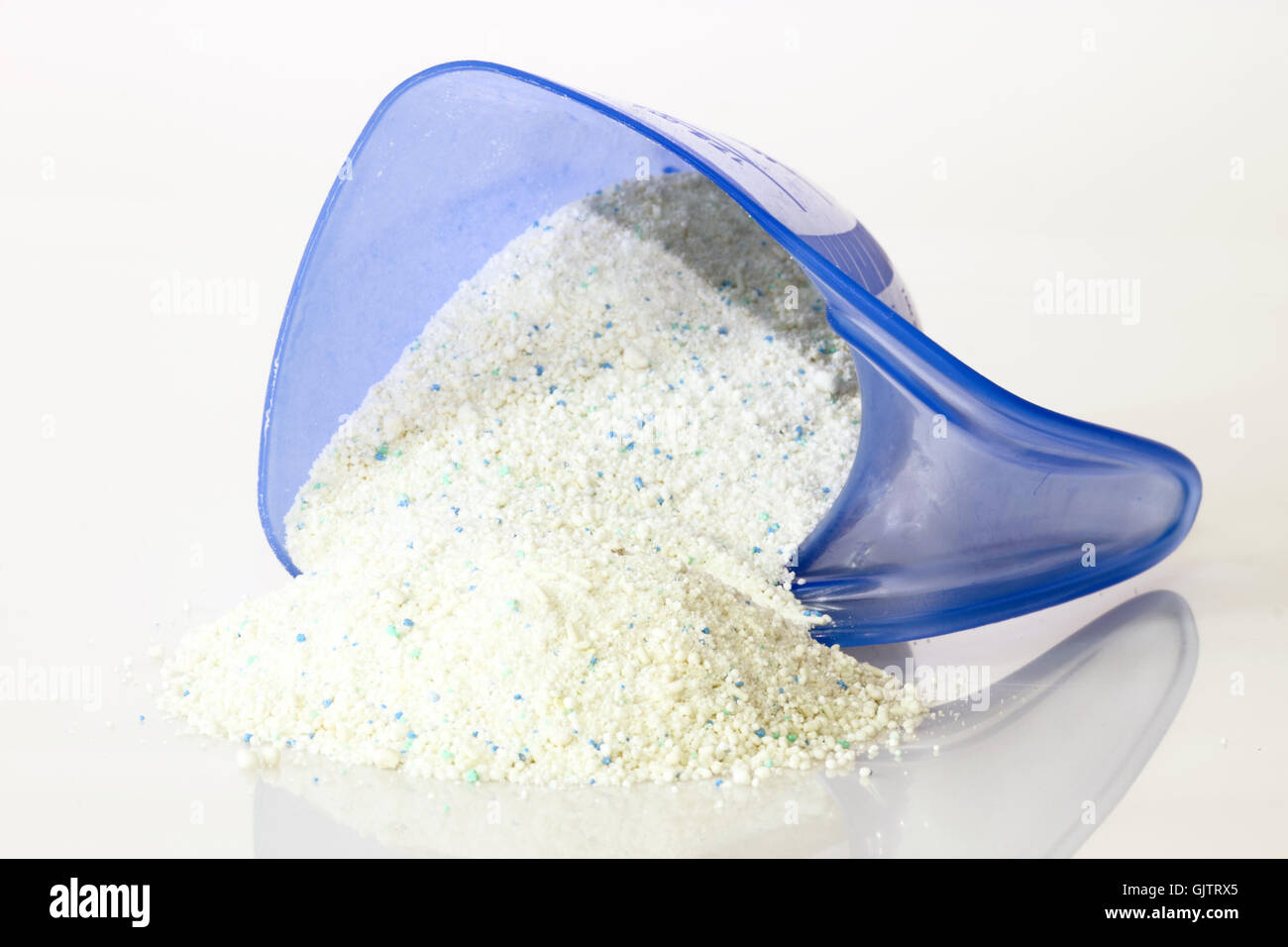 powder detergent dosage Stock Photo - Alamy