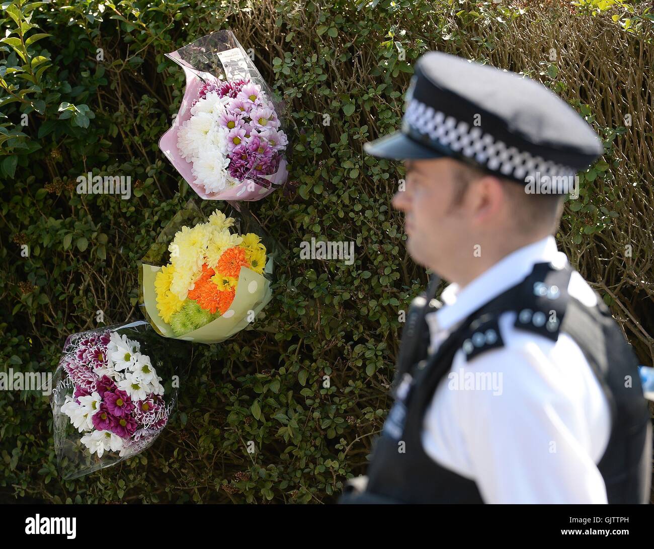 19 year old man stabbed hi-res stock photography and images - Alamy