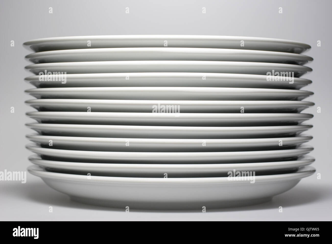 A stack of plates hi-res stock photography and images - Alamy