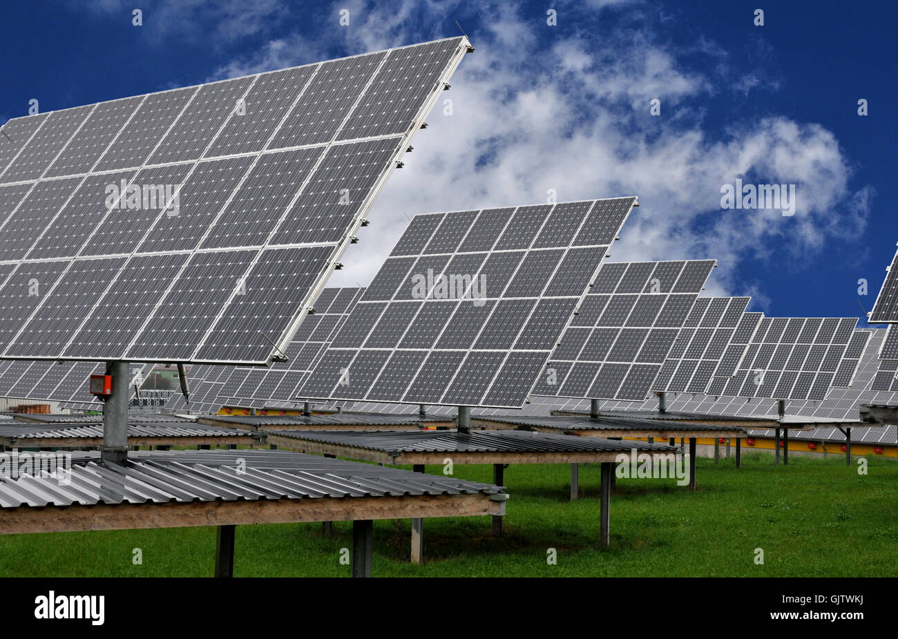 Research and development solar hi-res stock photography and images - Alamy