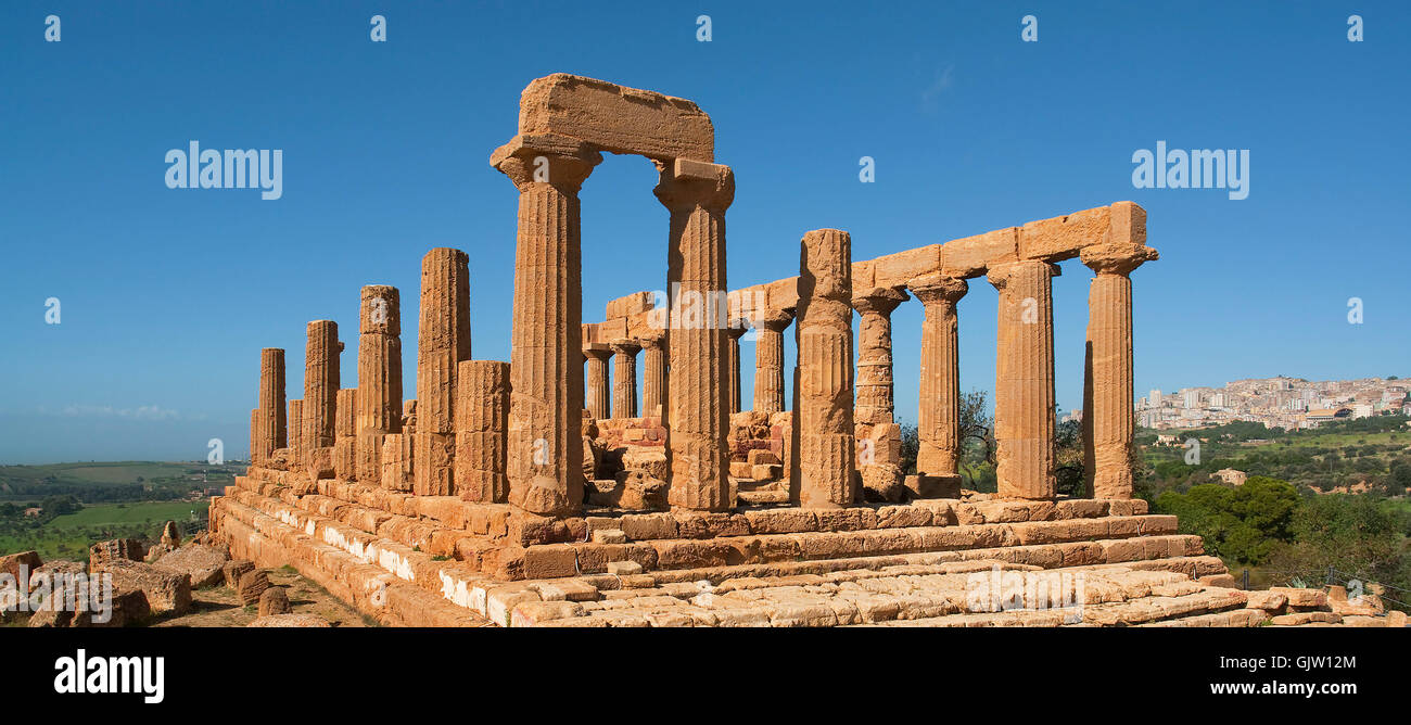 Temple columns hi-res stock photography and images - Alamy
